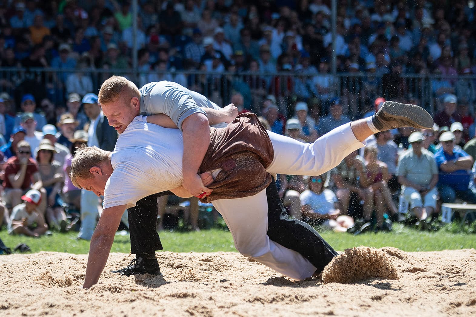 Agenda Saison 2024: Oliver Hermann am Südwestschweizer Schwingfest ...